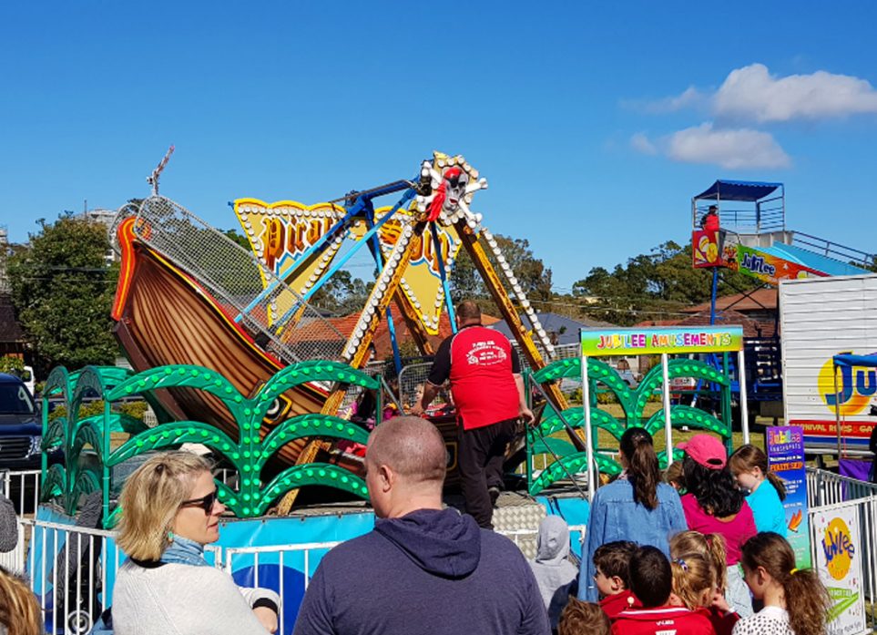 Swinging Pirate Ship - Jubilee Amusements